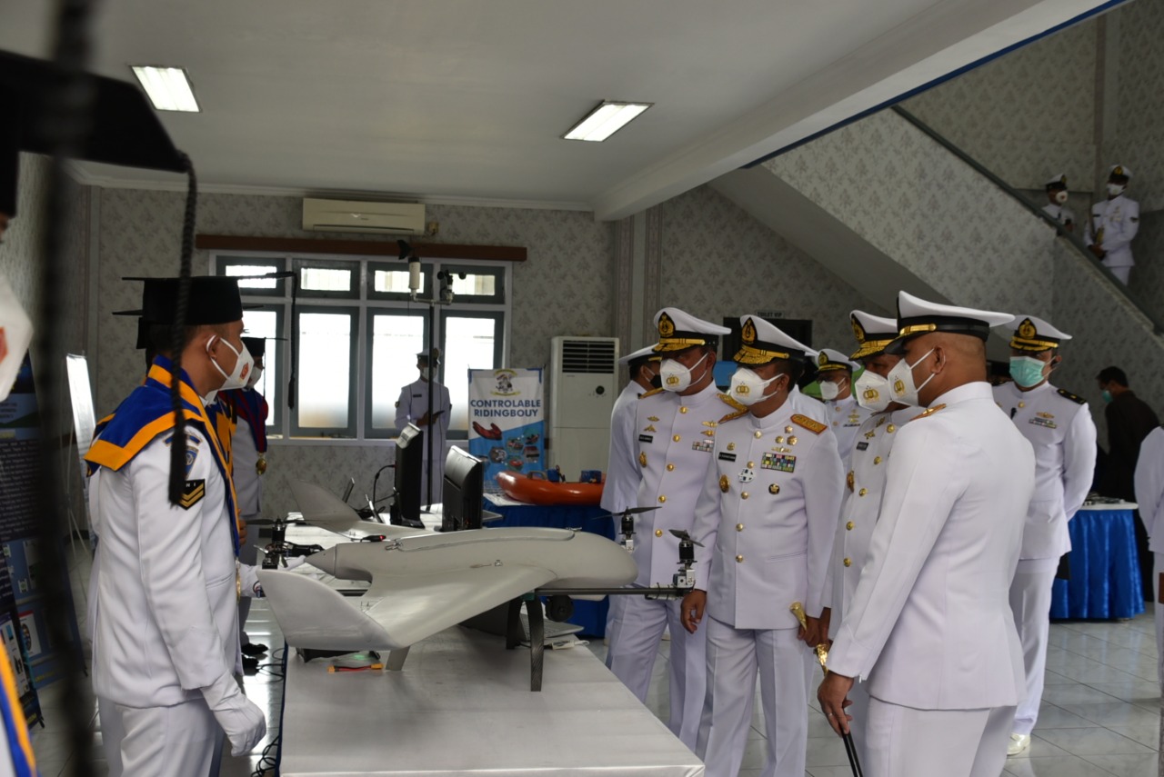 Pangkoarmada II Hadiri Penutupan Pendidikan dan Wisuda Pasca Sarjana ...