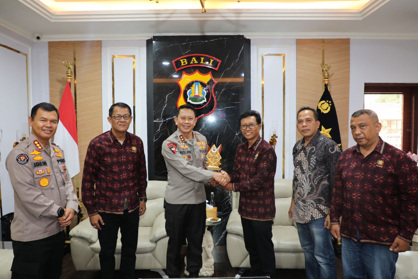 Kapolda Bali Terima Kunjungan Pengurus PWI Provinsi Bali | Aktual ...