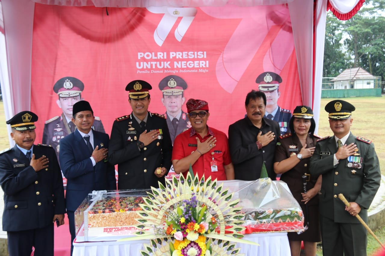 Hadiri Upacara Peringatan Hari Bhayangkara Ke-77 Tahun 2023, Bupati Sanjaya Ajak Polri Seiring ...