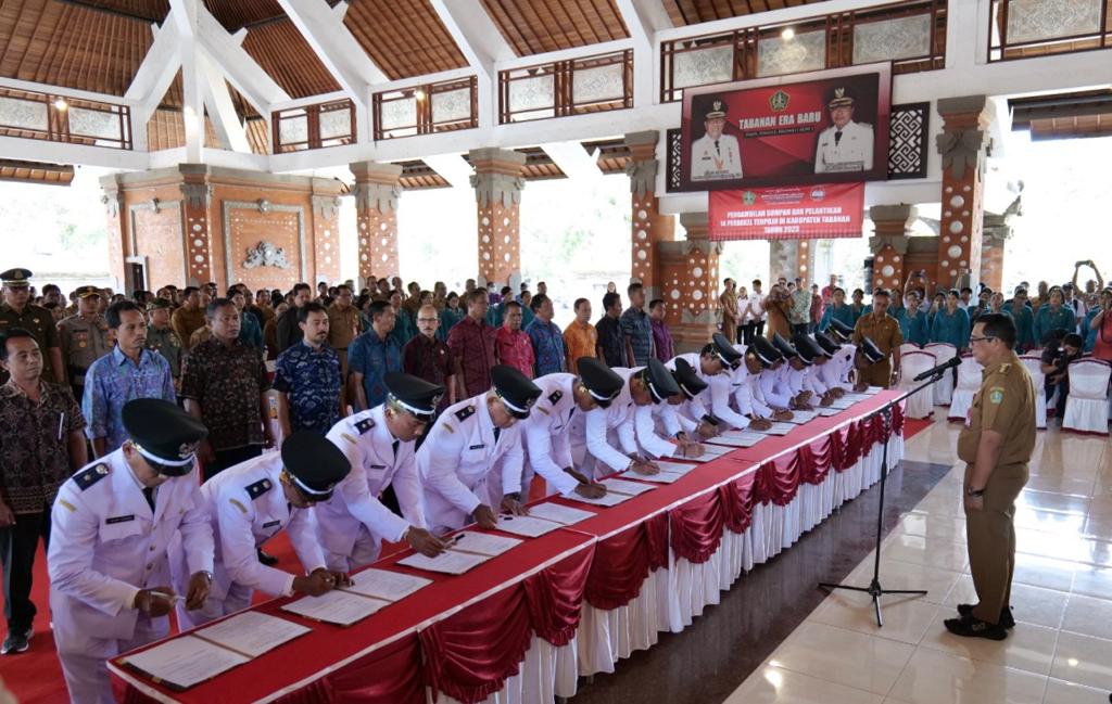 Lantik 14 Perbekel, Bupati Tabanan Harapkan Bersinergi Mewujudkan ...